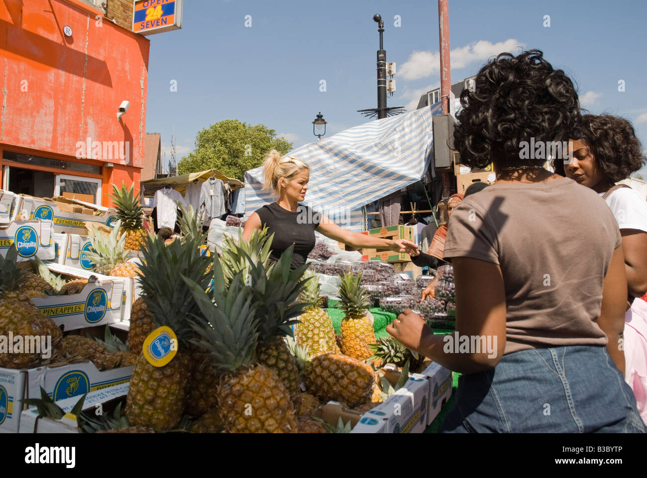 African fruit market hi-res stock photography and images - Alamy