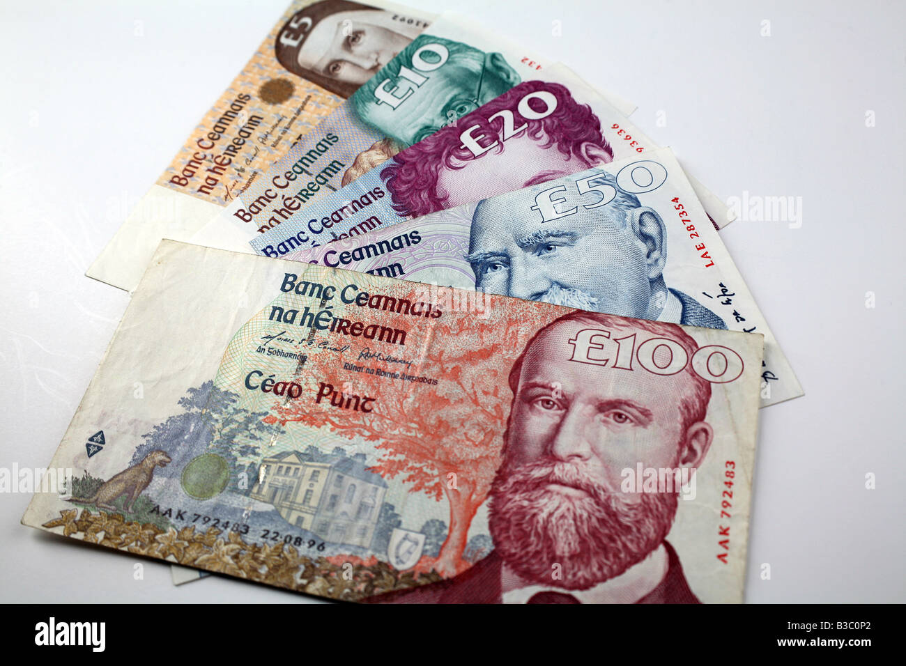 100 pound note ireland hi-res stock photography and images - Alamy