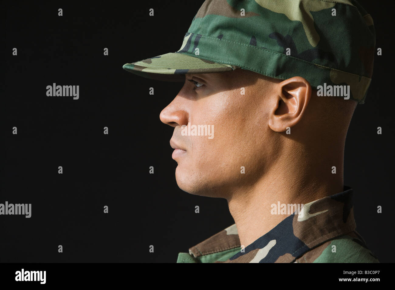 Army man profile hi-res stock photography and images - Alamy