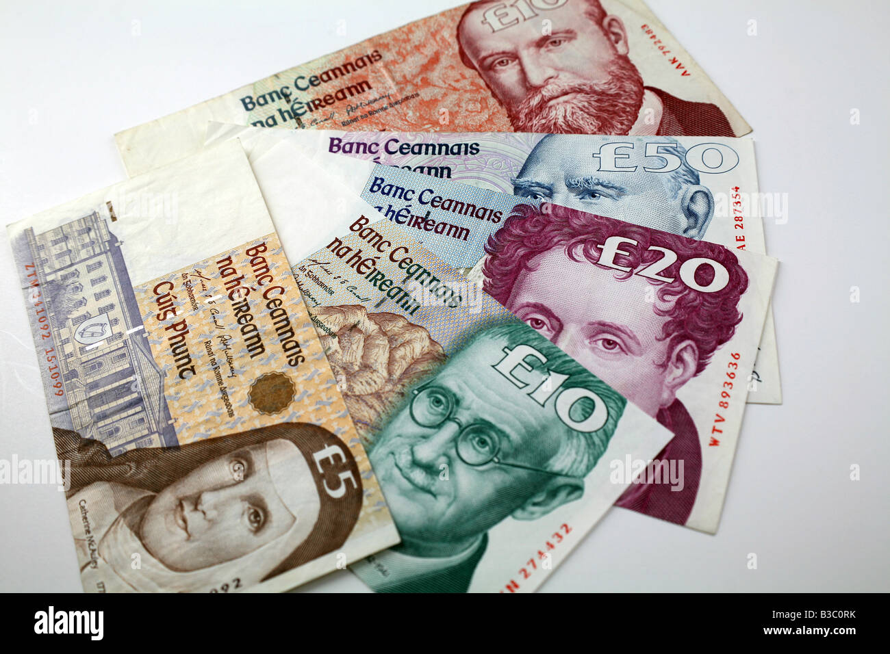 Selection of banknotes Irish Bank notes from Ireland 1990s Stock Photo ...