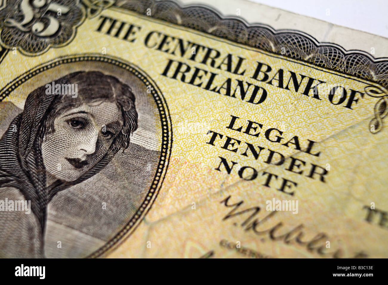 Irish 'Lady Lavery' Pound Note 17th Sept. 1970 Stock Photo - Alamy