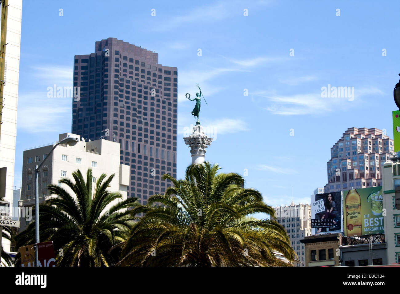 Victory statue san francisco hi-res stock photography and images - Alamy