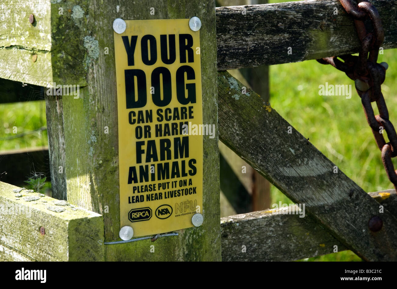 Warning signs farm hi-res stock photography and images - Alamy