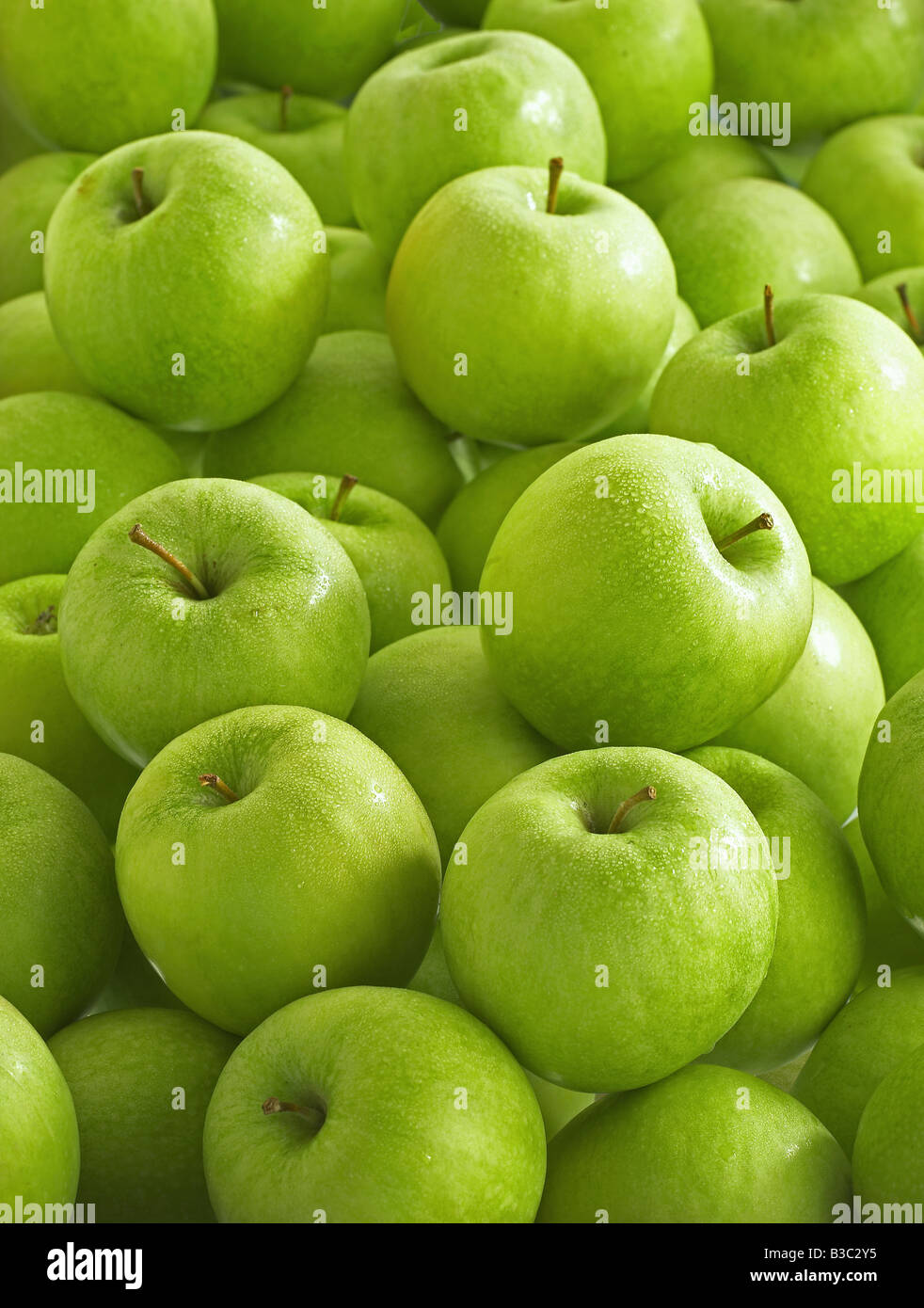 Green apples images hi-res stock photography and images - Alamy