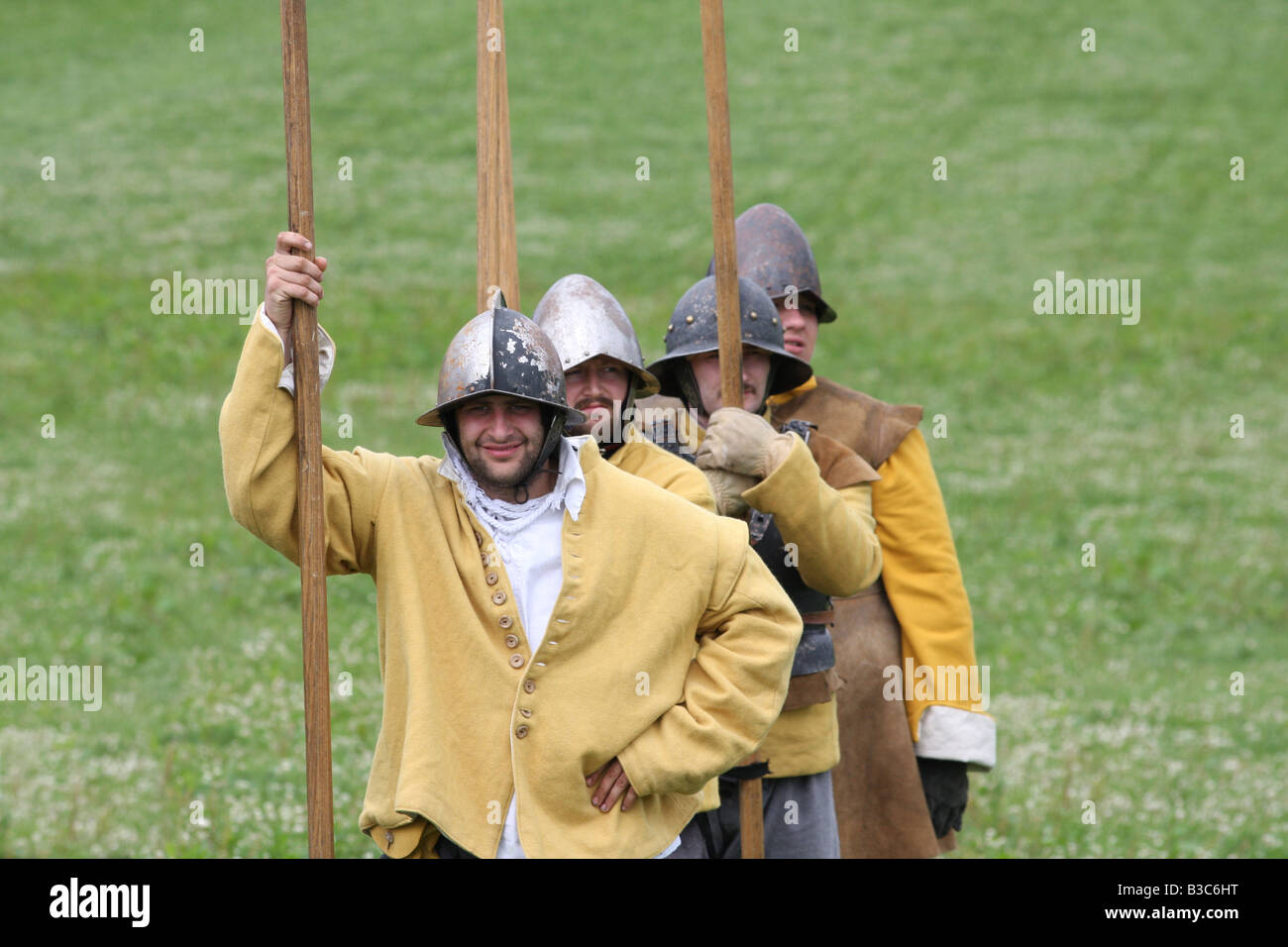 Roundhead soldiers english civil war hi-res stock photography and ...