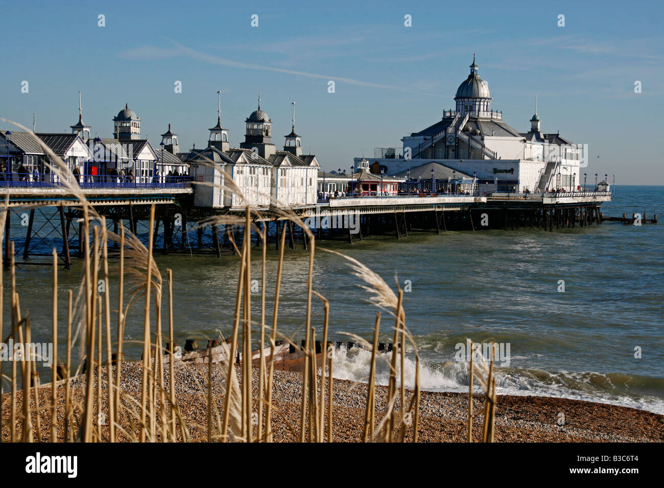 Wooden pier england hi-res stock photography and images - Alamy