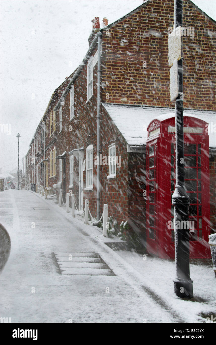 Hamble village hampshire england hi-res stock photography and images ...