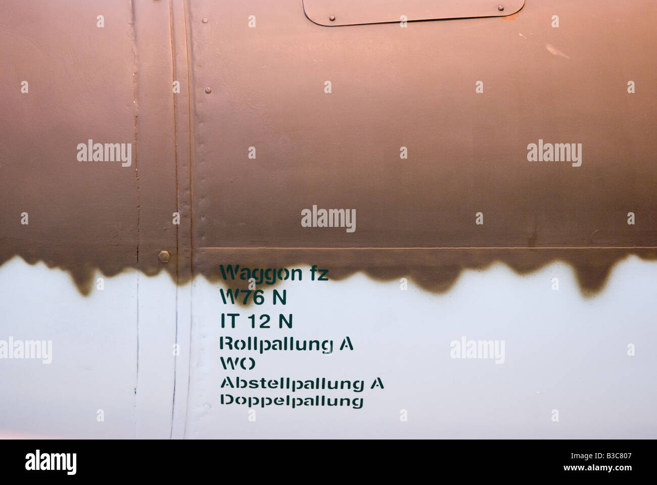 Direction sign aircraft hi-res stock photography and images - Alamy