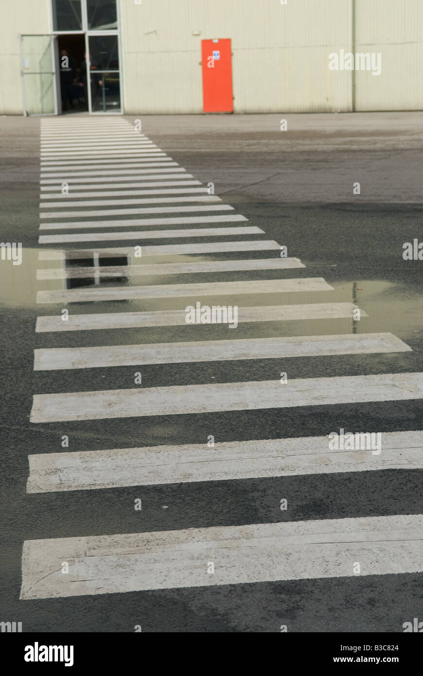 Markings cross hi-res stock photography and images - Alamy