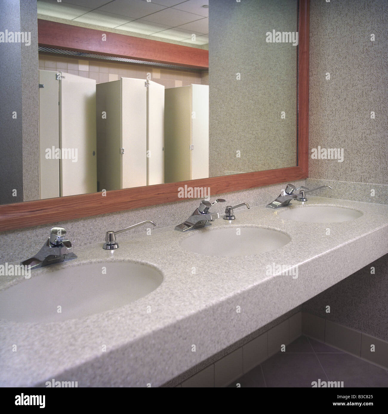 Bathroom Sinks In Hotel Bathroom Stock Photo - Alamy