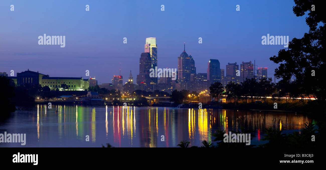 Philadelphia Skyline In 2008 , City At Dusk Twilight Night Philadelphia ...