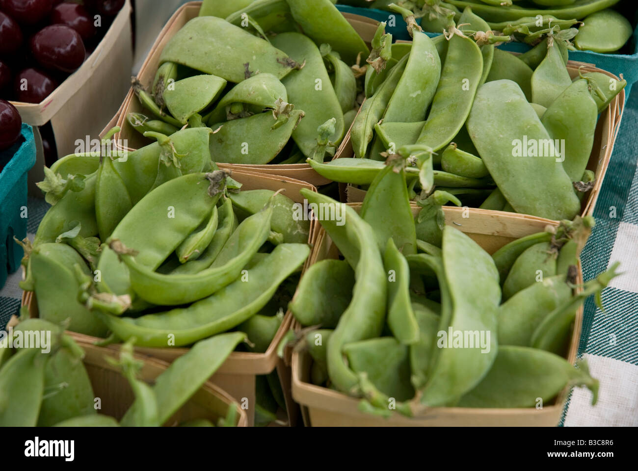 Peapod hi-res stock photography and images - Alamy