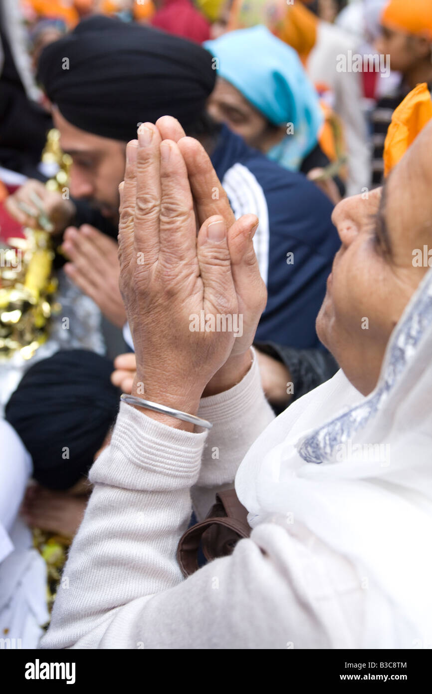 Punjab indian women praying india hi-res stock photography and images ...