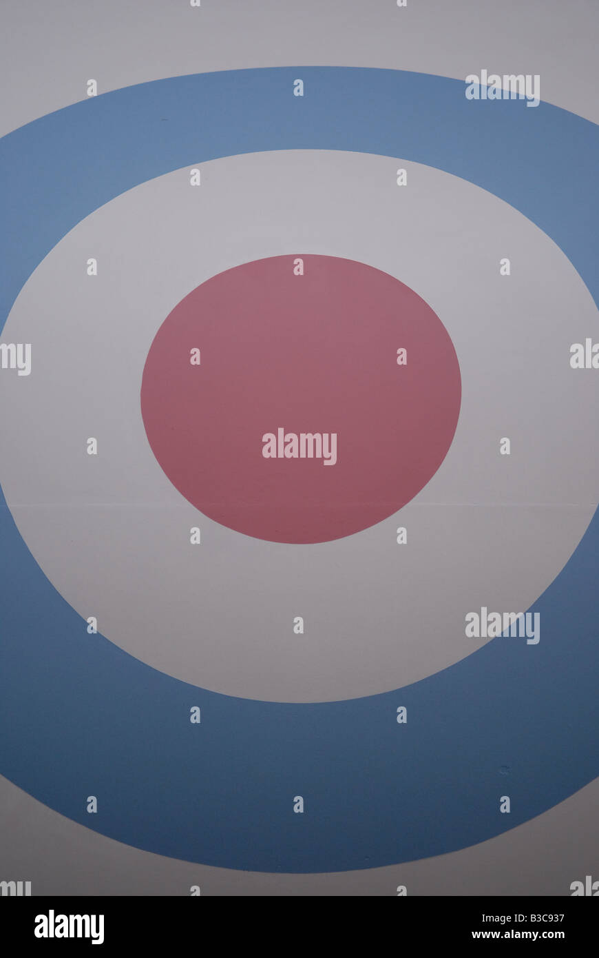 Raf roundel hi-res stock photography and images - Alamy