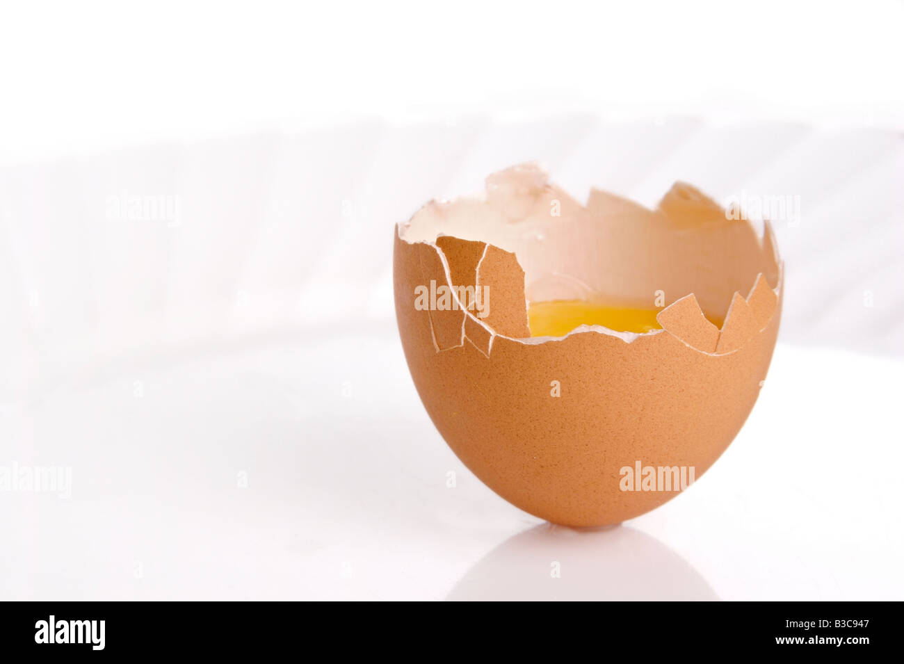 Half egg plate hi-res stock photography and images - Alamy
