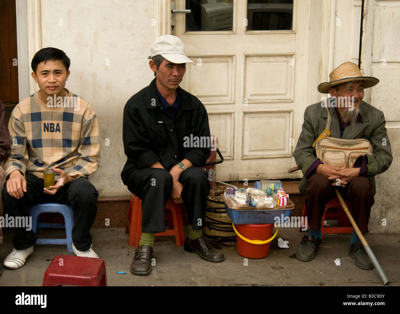 Makeshift restaurant hi-res stock photography and images - Alamy