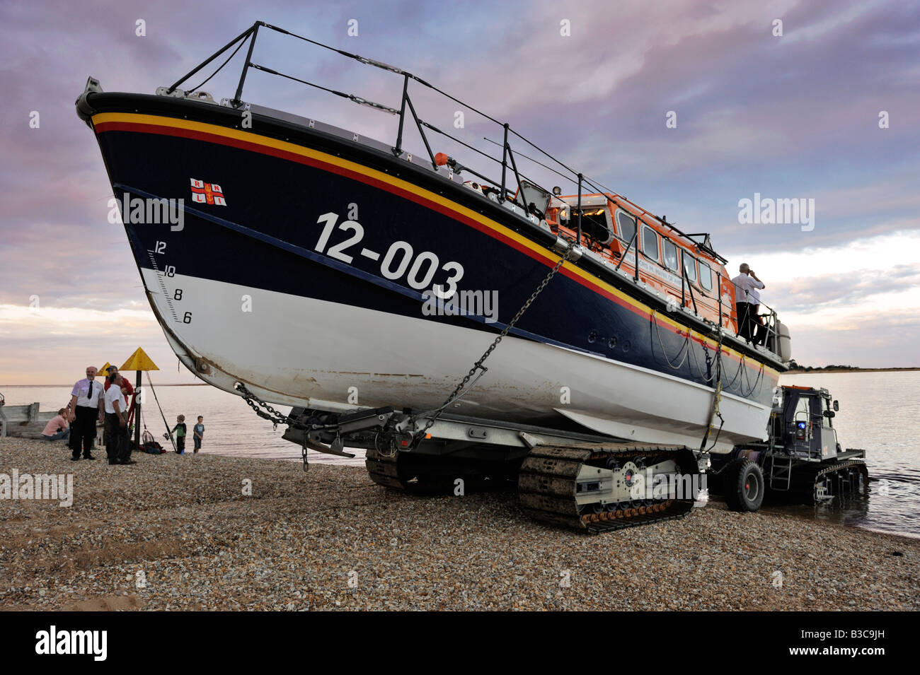 Rnli lifeboat at sea hi-res stock photography and images - Alamy