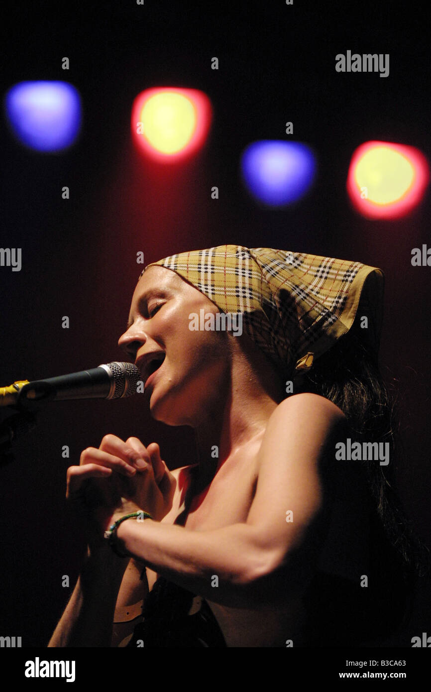 Lamb singer lou rhodes hi-res stock photography and images - Alamy