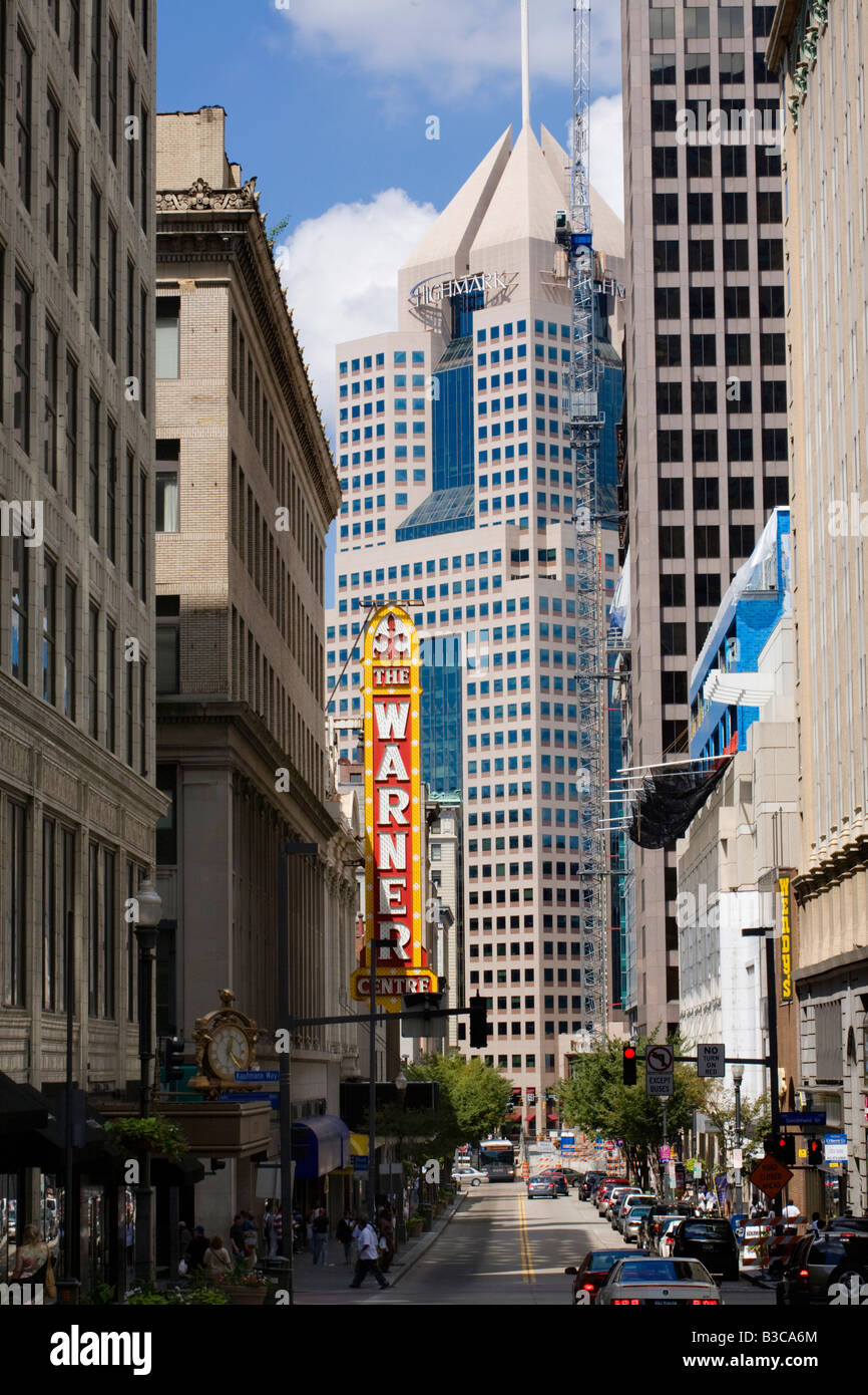 Usa pennsylvania pittsburgh downtown golden triangle hi-res stock ...