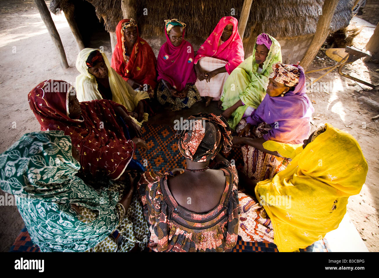 Senegal women hi-res stock photography and images - Alamy