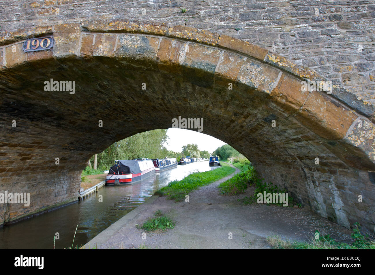 Canal bridge and boats Stock Photo - Alamy
