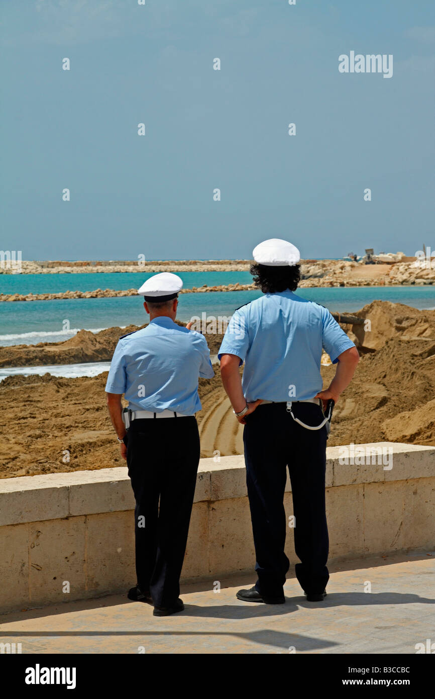 Italian police uniform hi-res stock photography and images - Alamy