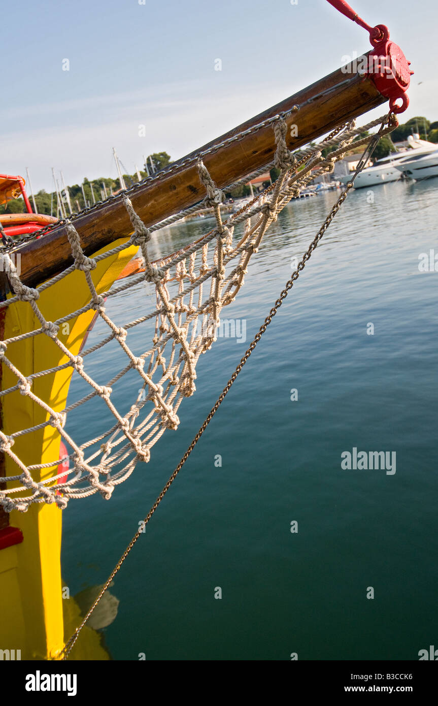 Vintage yacht bow hi-res stock photography and images - Alamy