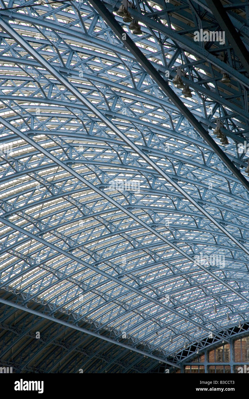 Victorian roof structure hi-res stock photography and images - Alamy