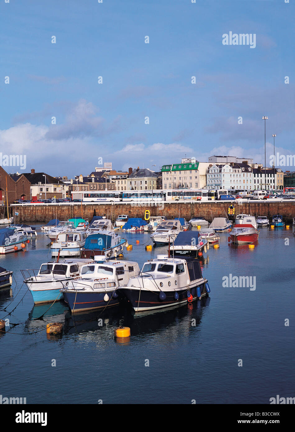 Harbour scene britain british hi-res stock photography and images - Alamy