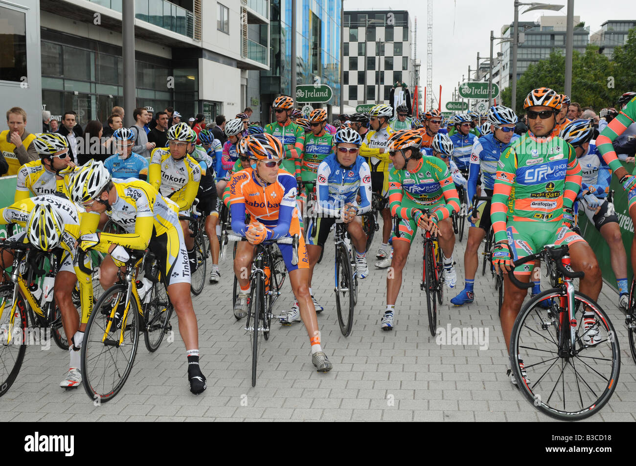 Cycling road race start line hi-res stock photography and images - Alamy