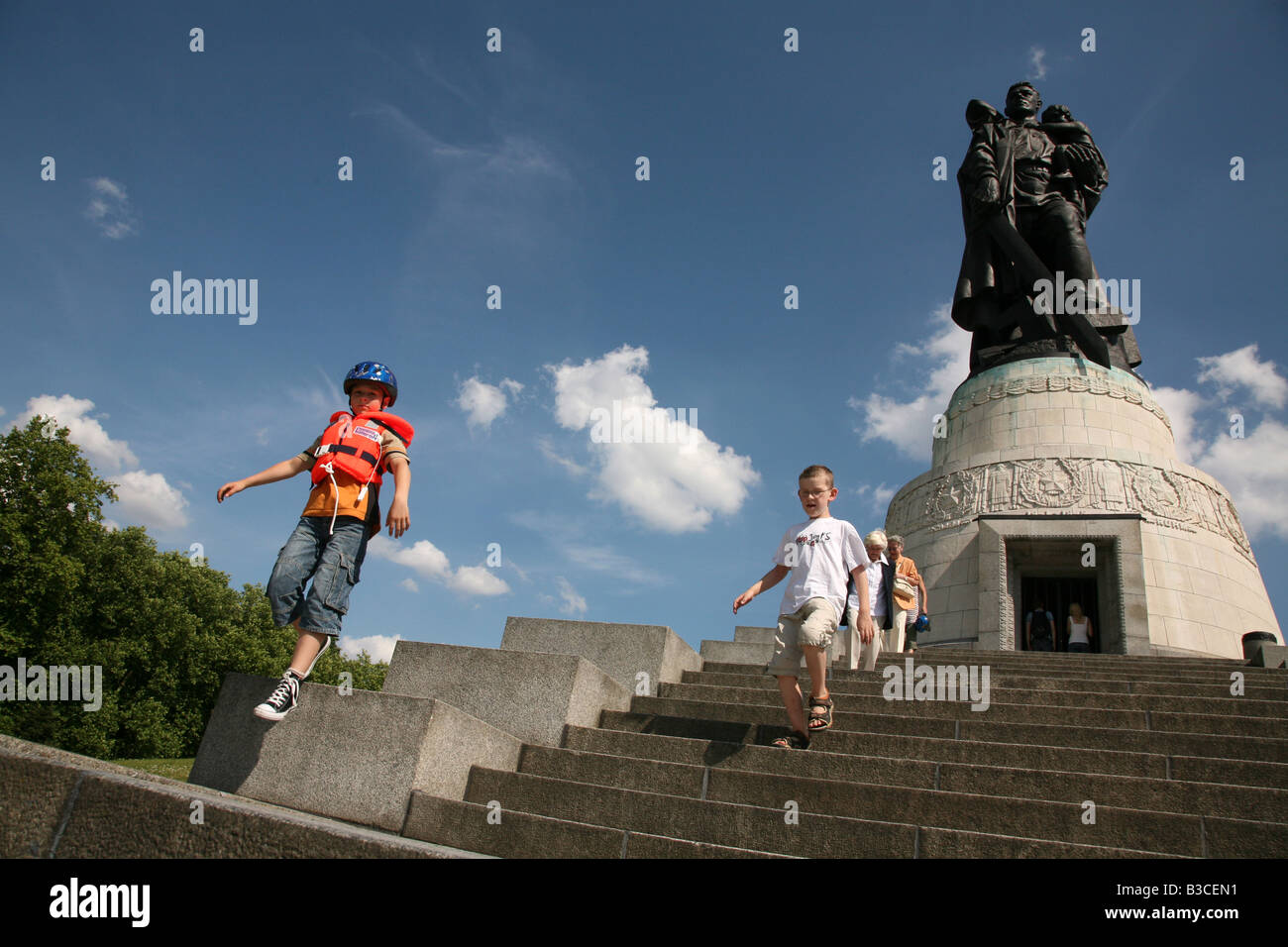 Soviet War Memorial at Treptow Park in Berlin, Germany Stock Photo - Alamy