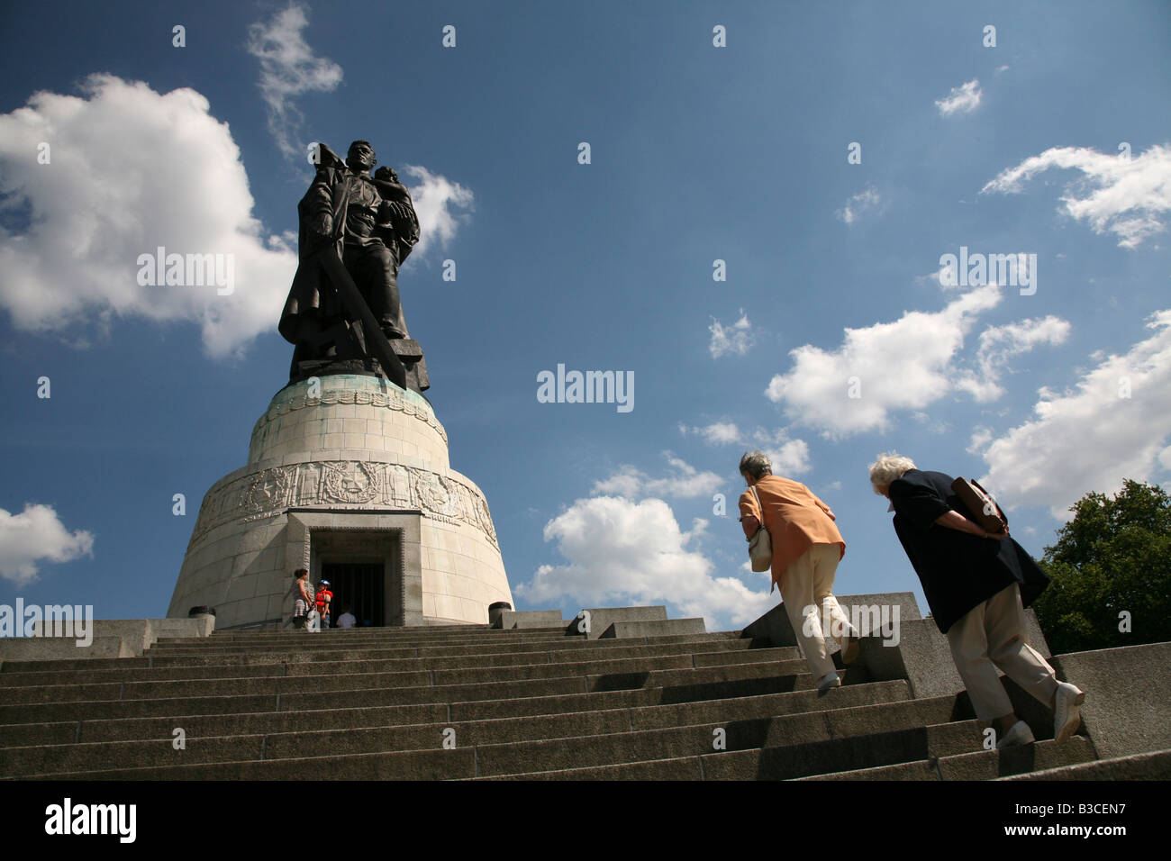 Soviet War Memorial at Treptow Park in Berlin, Germany Stock Photo - Alamy