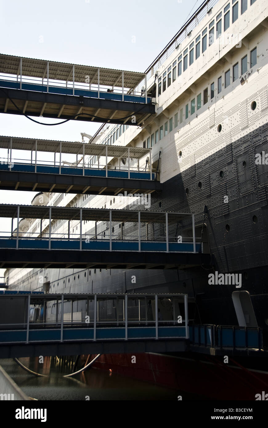Cruise ship gangway entrance hi-res stock photography and images - Alamy