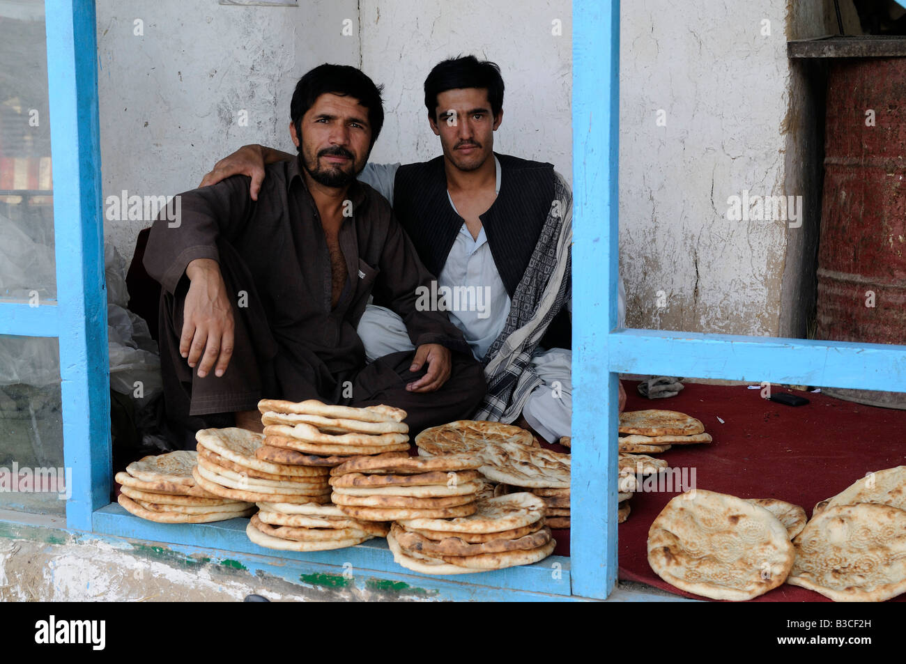 Bread bakers in Kabul, Afghanistan Stock Photo - Alamy