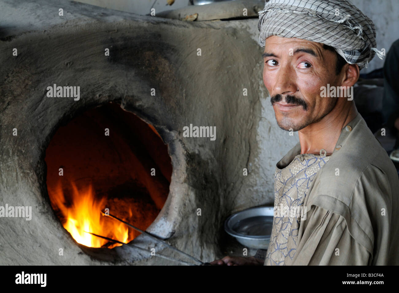 Bread bakers in Kabul, Afghanistan Stock Photo - Alamy