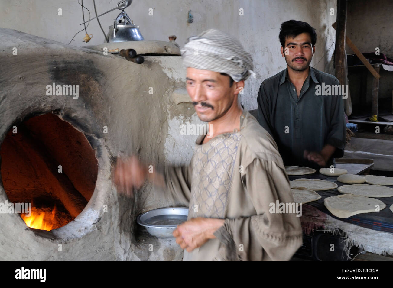 Bread bakers in Kabul, Afghanistan Stock Photo - Alamy