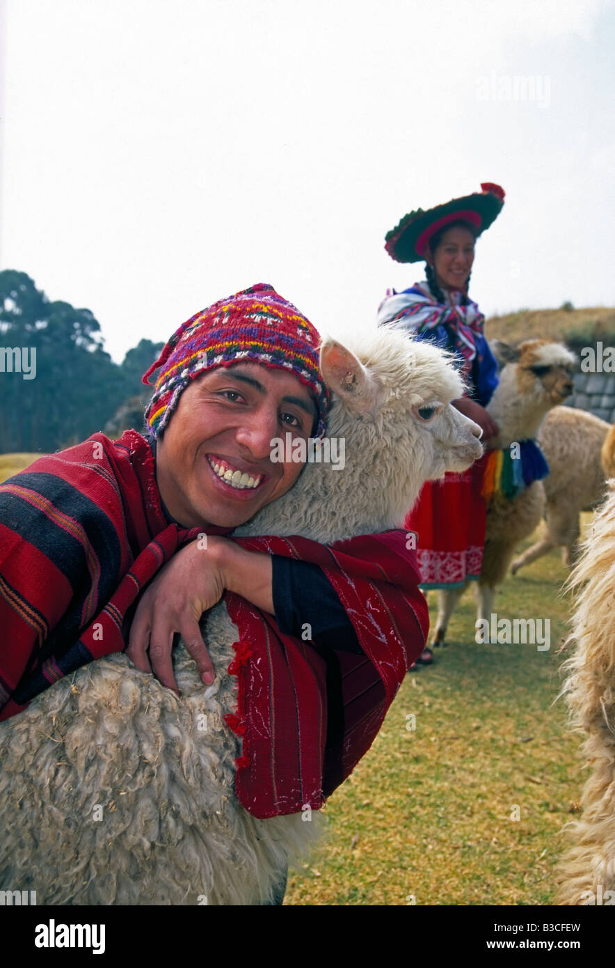 Indígena perú hi-res stock photography and images - Alamy