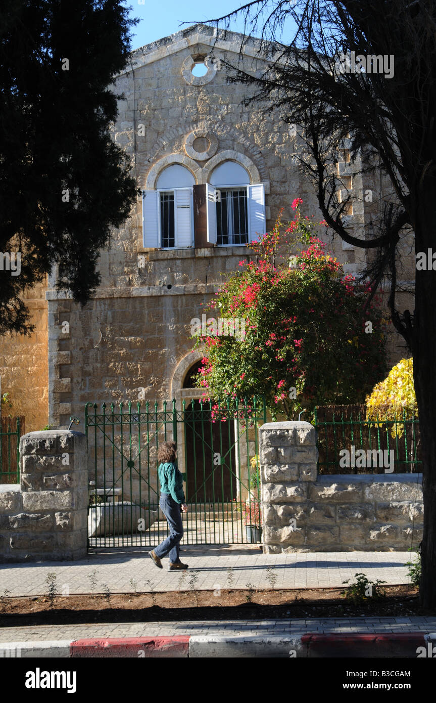 Beautiful buildings in the German Colony neighborhood in Jerusalem ...