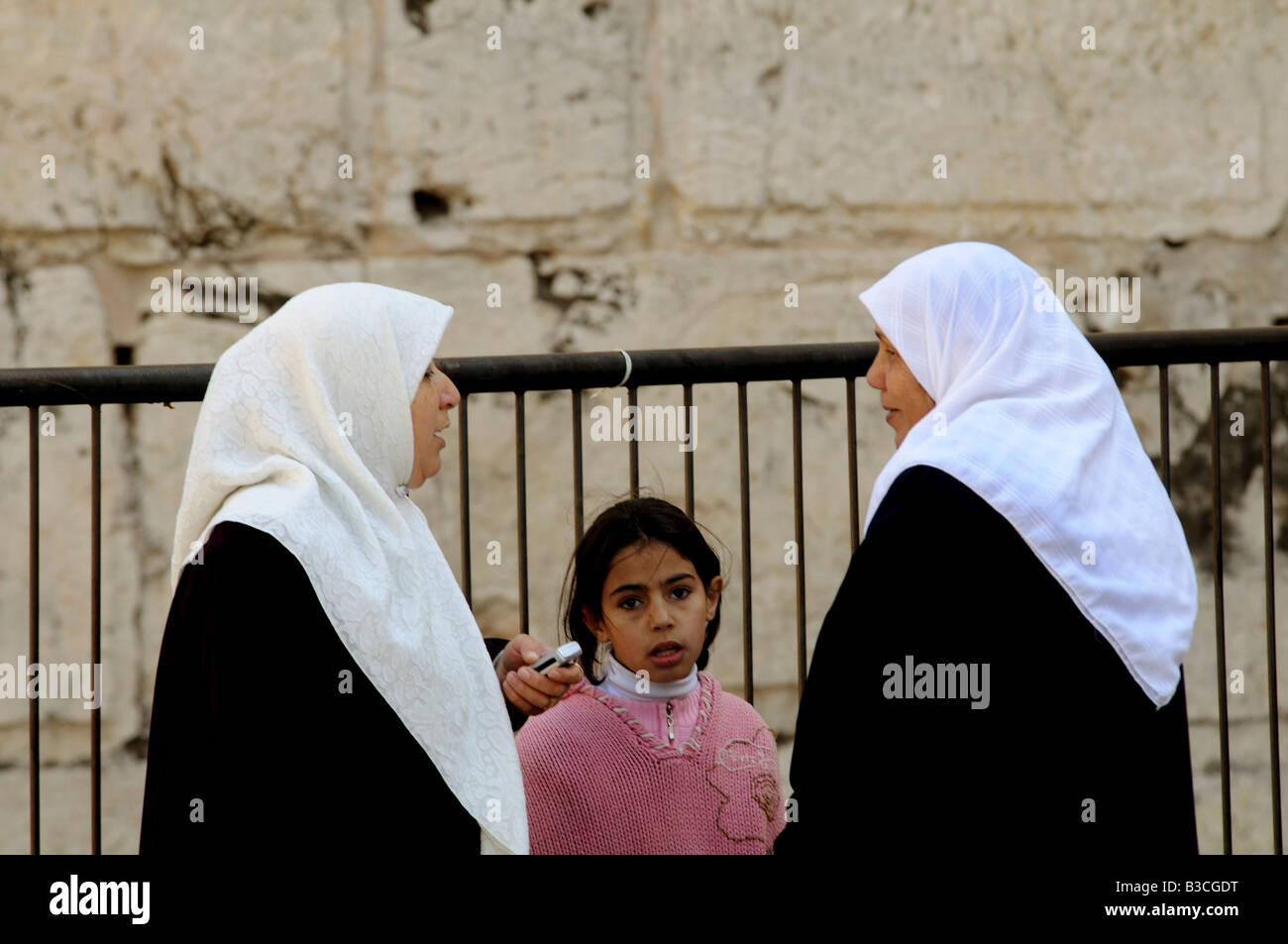 Hijab jerusalem hi-res stock photography and images - Alamy