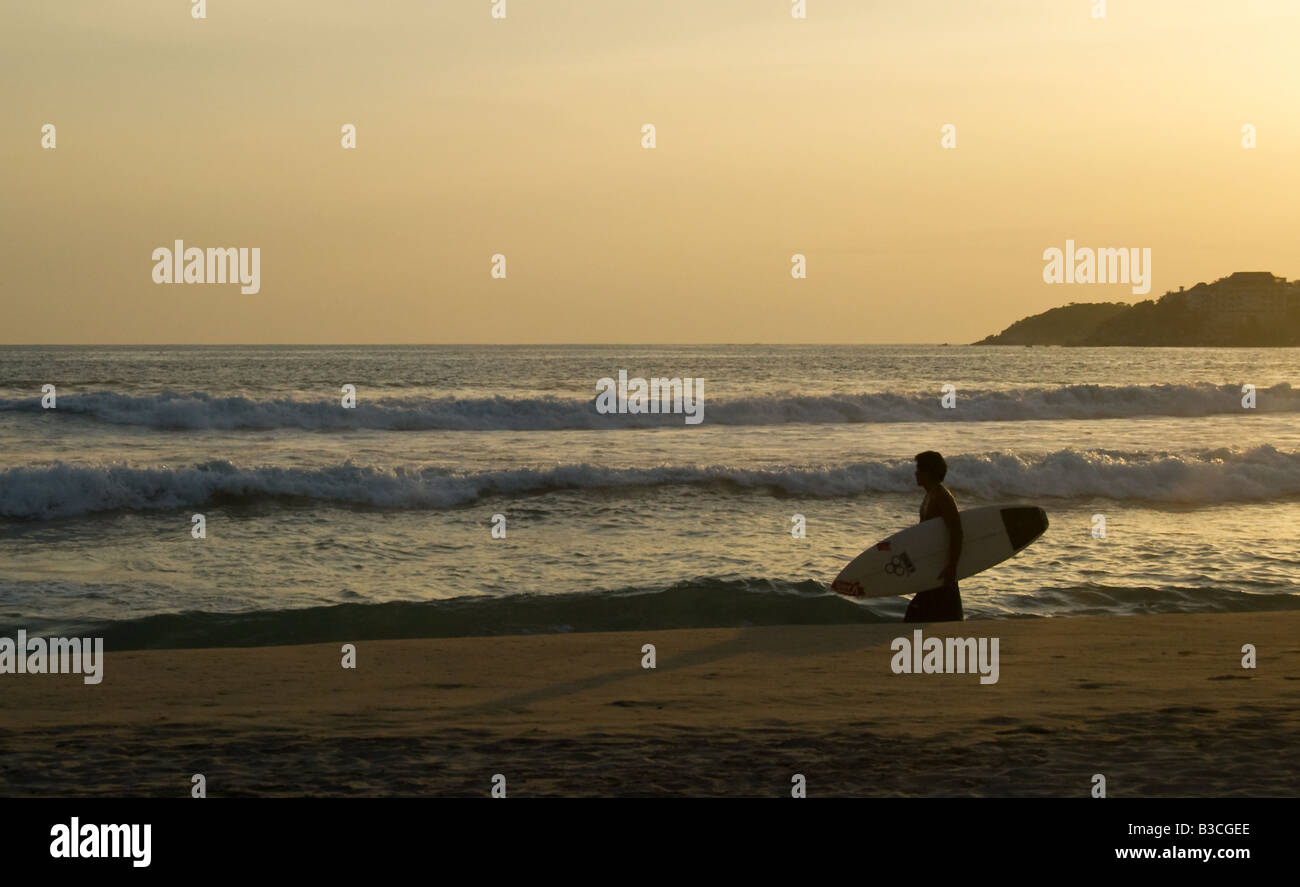 Puerto escondido surfing hi-res stock photography and images - Alamy