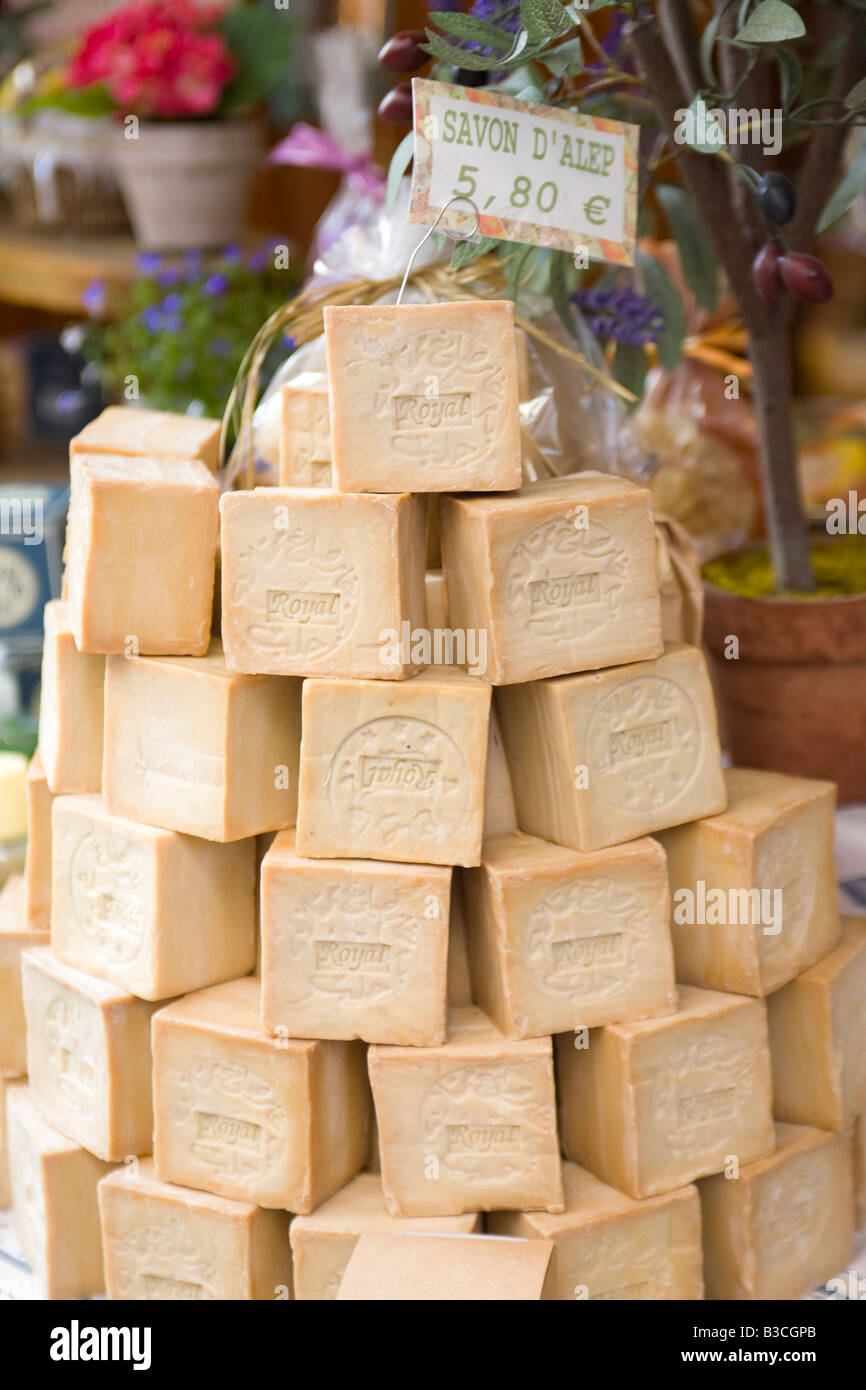 Savon d'alep. Alep soap. Handmade cubes of soap Stock Photo - Alamy