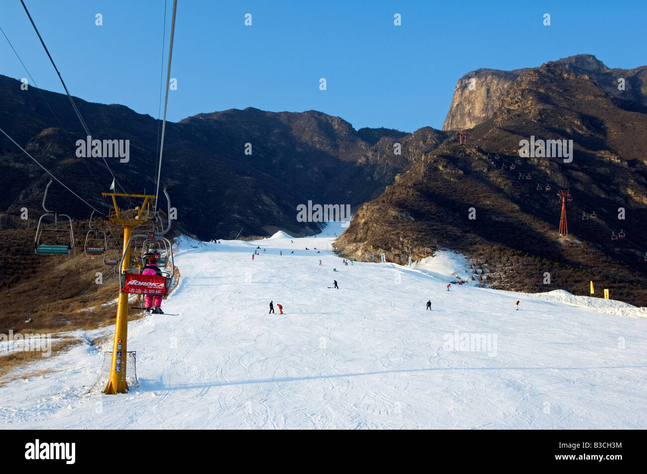 Skiers china hi-res stock photography and images - Alamy