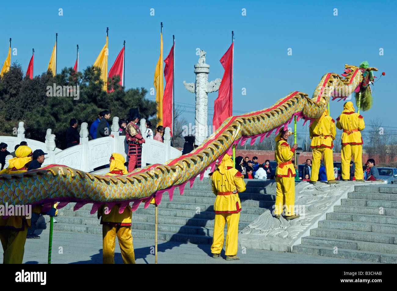 Spring dragon temple hi-res stock photography and images - Alamy
