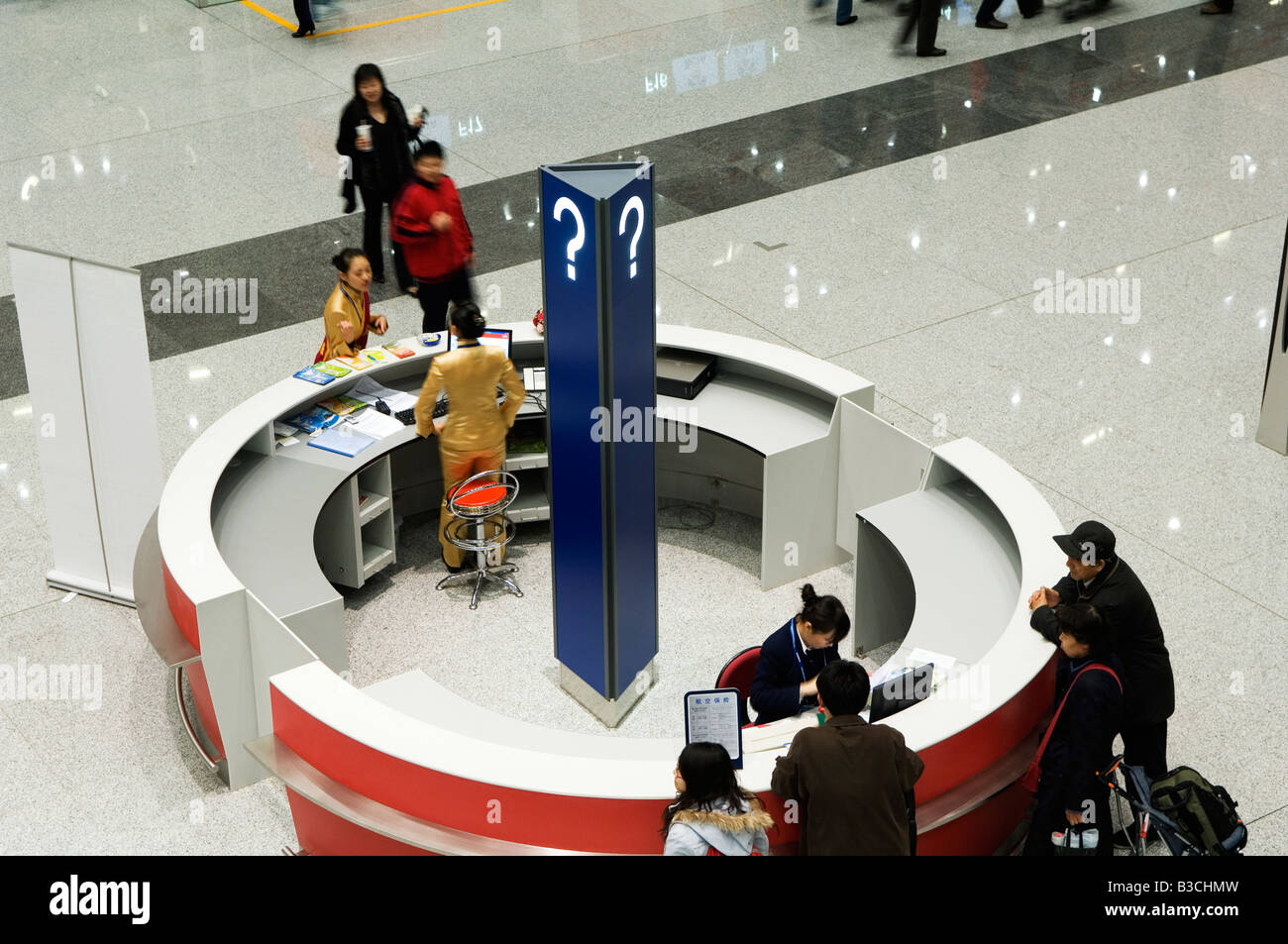 Information desk airport hi-res stock photography and images - Alamy