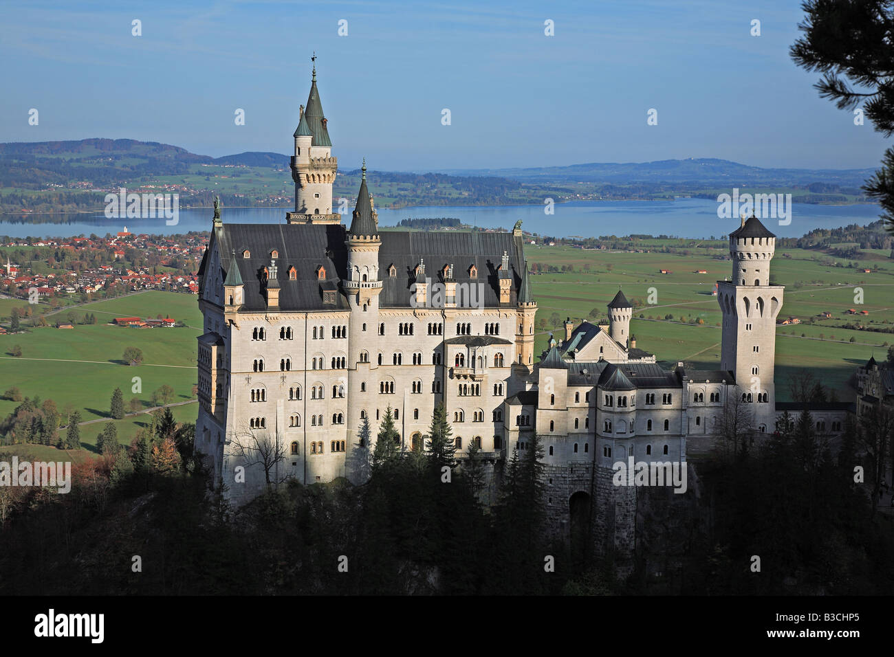 New swan stone castle hi-res stock photography and images - Alamy