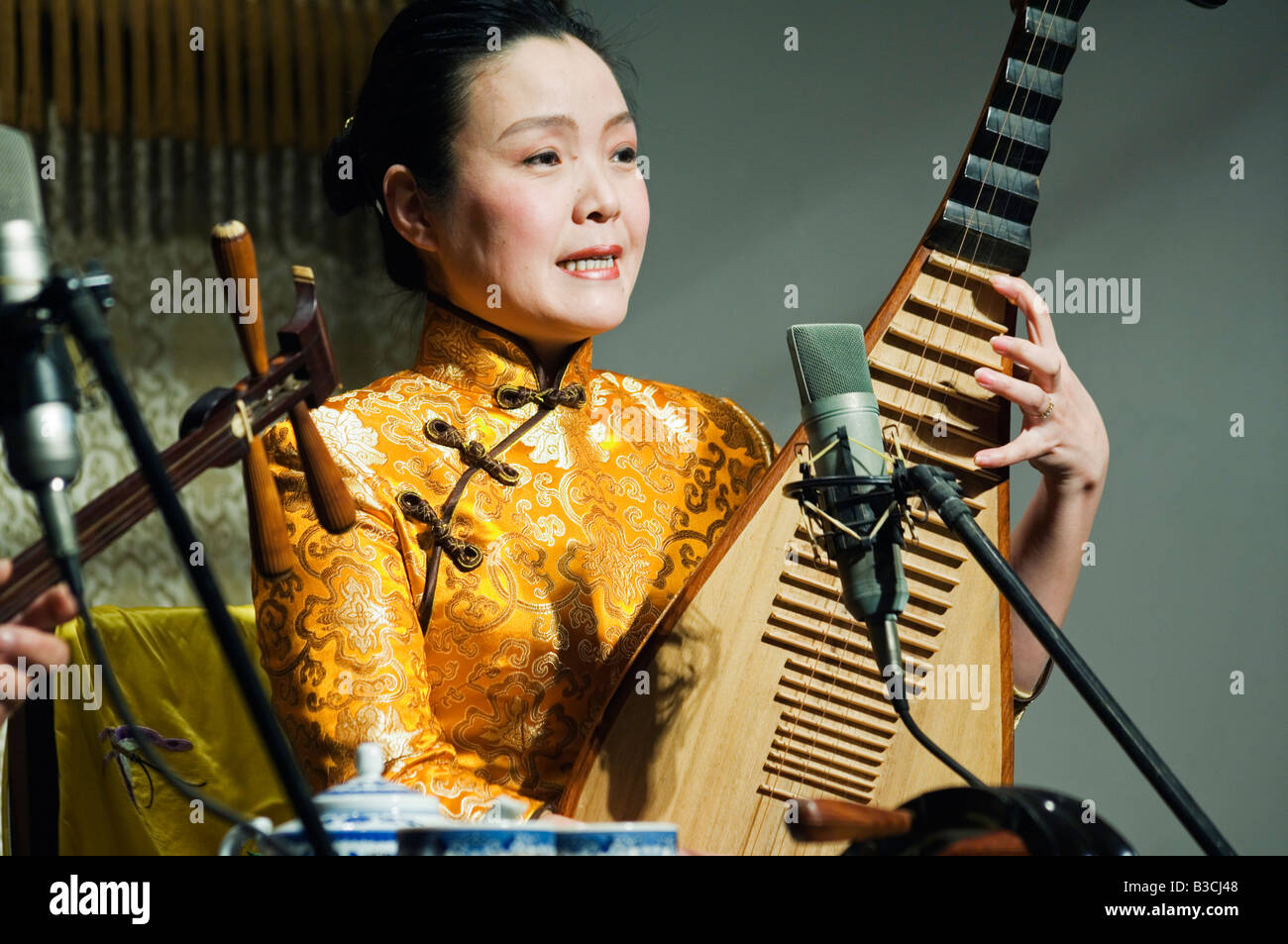 Pipa musician hi-res stock photography and images - Alamy