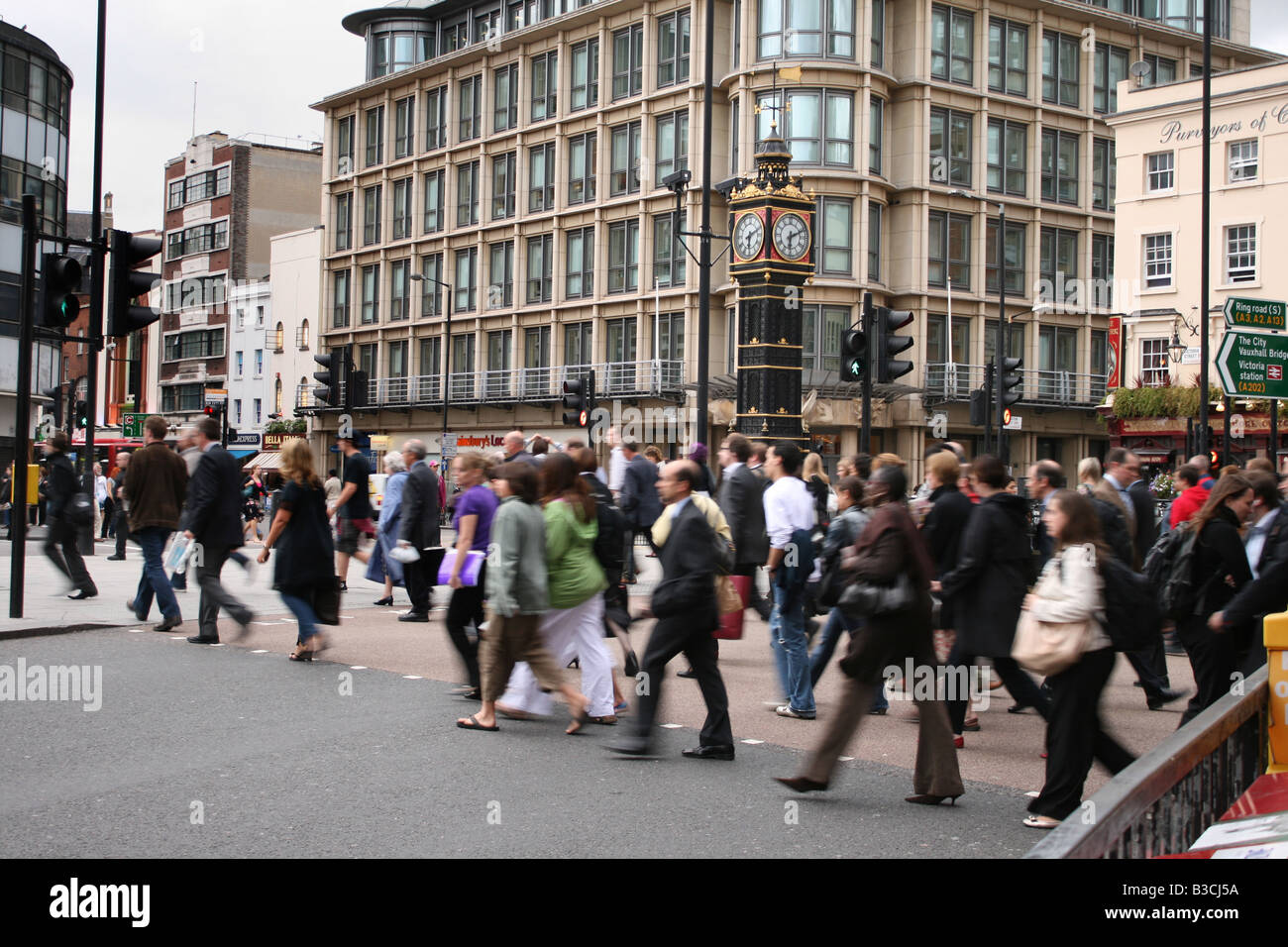 Rush hour crowd uk hi-res stock photography and images - Alamy
