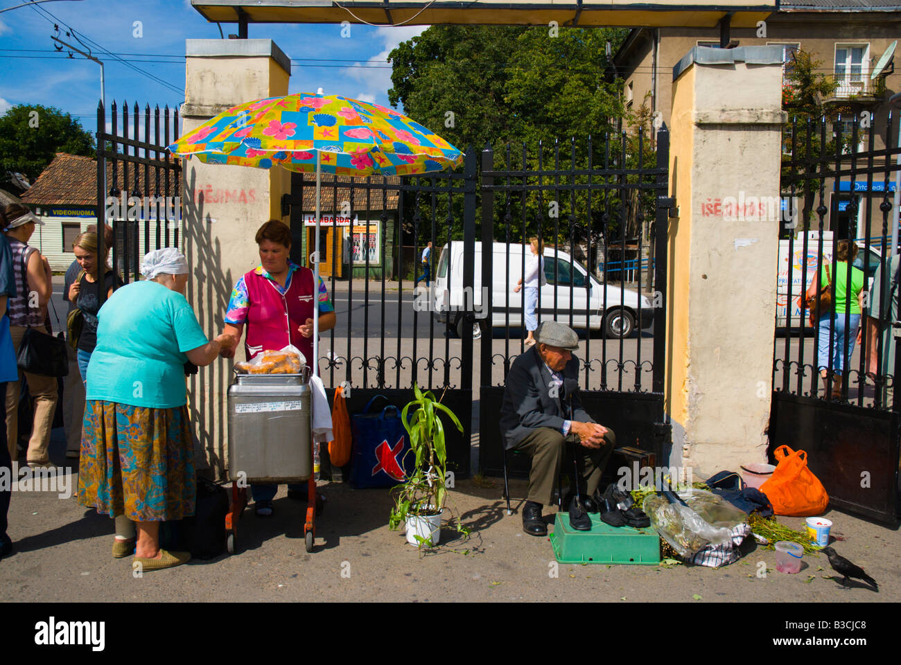 Vilnius lithuania market summer hi-res stock photography and images - Alamy
