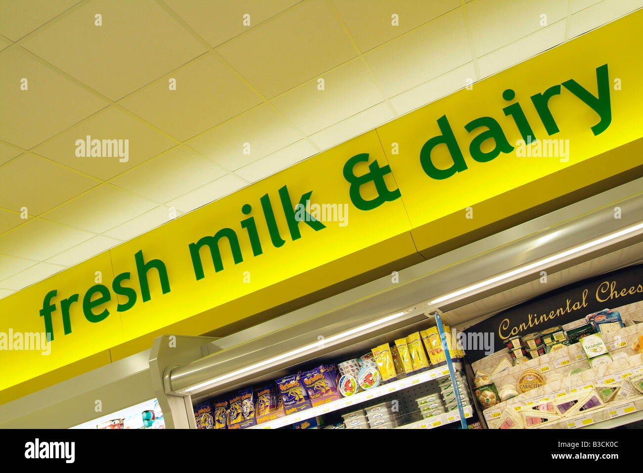 "Fresh Milk and Dairy" signage in a supermarket Stock Photo - Alamy