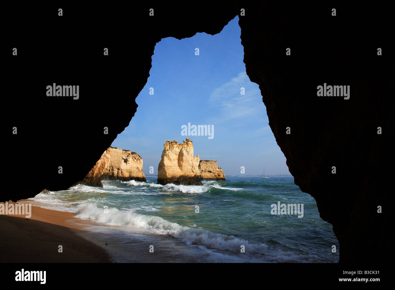 Praia do Pinhao Lagos Algarve Portugal Stock Photo - Alamy